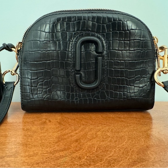 Marc Jacobs | Bags | Marc Jacobs Black Croc Embossed Bag With Gold ...